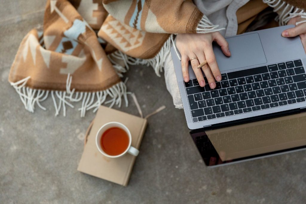 5 signs you may be ready to work remotely on an island - Virtual Bunch