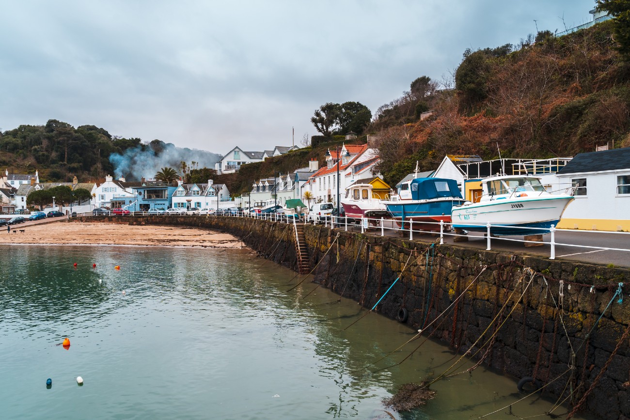 Sailing to The Channel Islands - Virtual Bunch