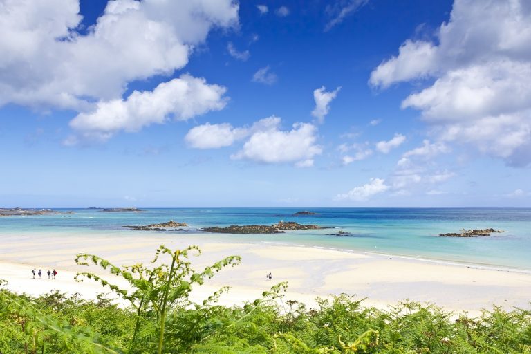 The perfect day on Shell Beach, Herm Island - Virtual Bunch