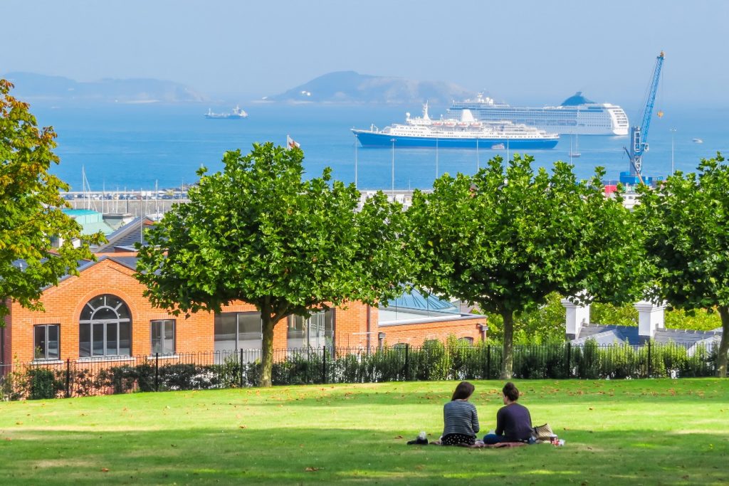 Working and living on Guernsey Island - Virtual Bunch